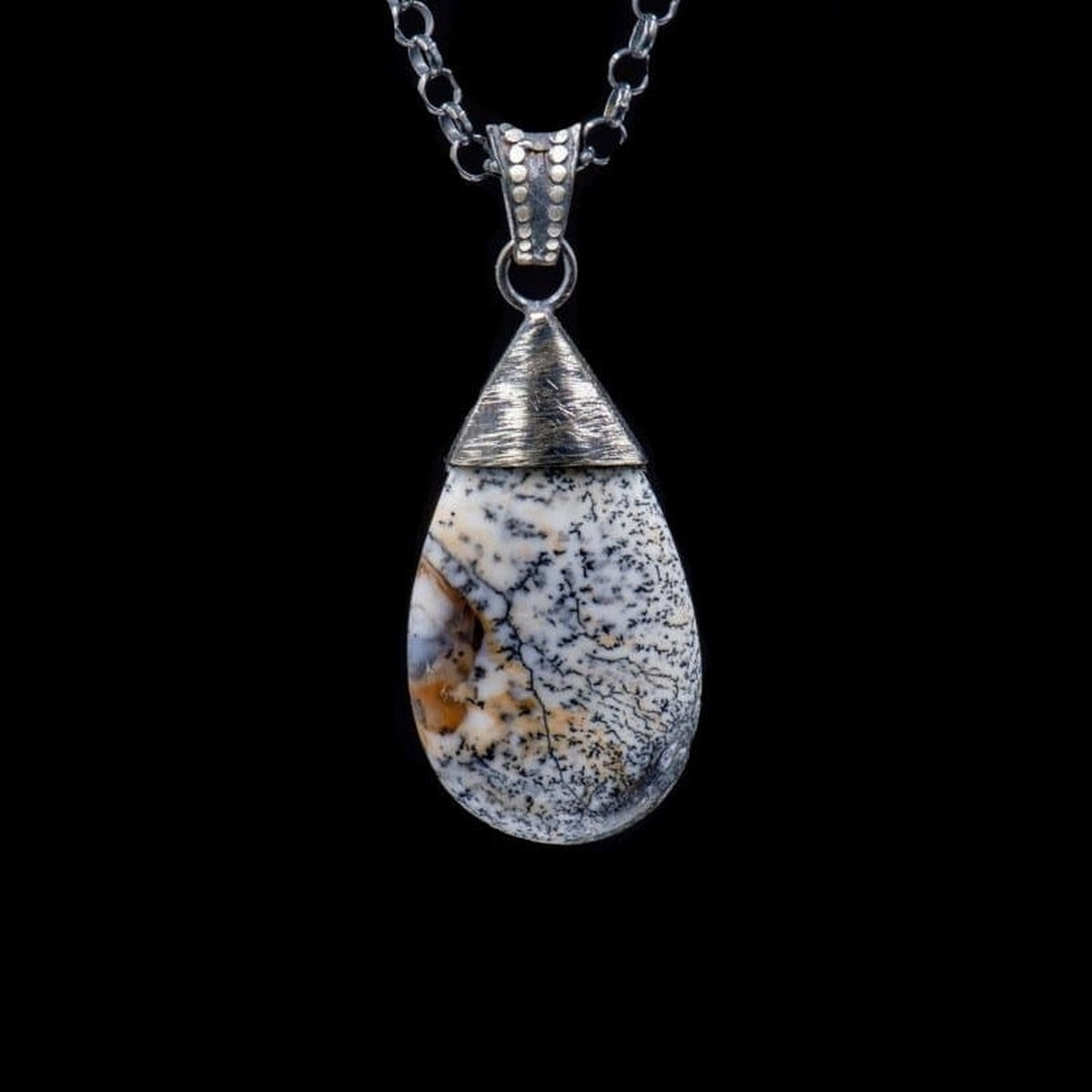 WHITE AGATHA DROP – Rock and Jewel